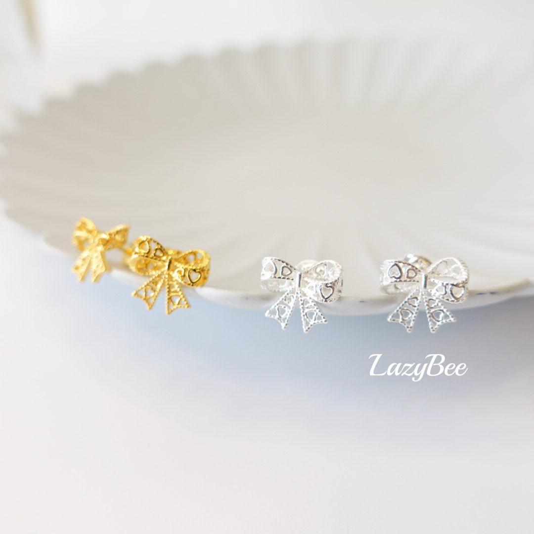 小眾飾品｜蕾絲簍空蝴蝶結耳釘 耳環 - Lazybee